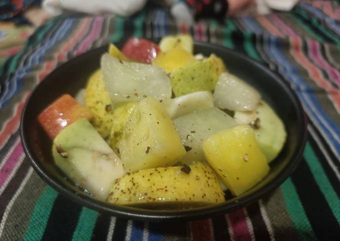 Mix Fruit Chaat Recipe by Chef Tripti Saxena - Cookpad