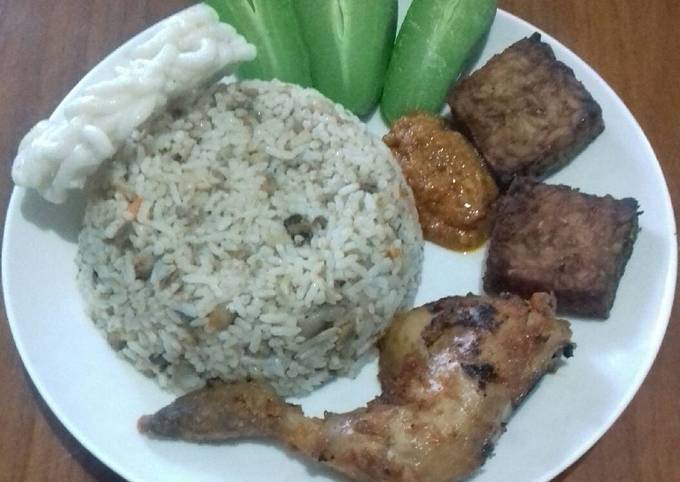 Resep Nasi tutug oncom oleh DV - Cookpad