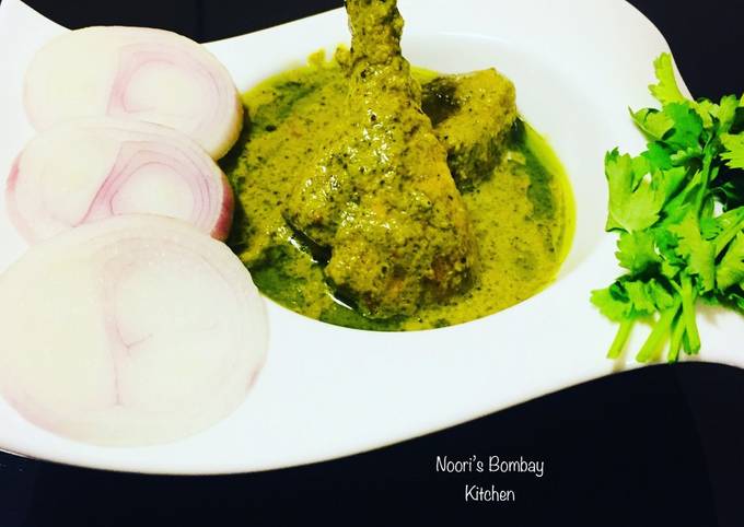 Step-by-Step Guide to Make Speedy Green Korma | Green chicken | Heinz ...