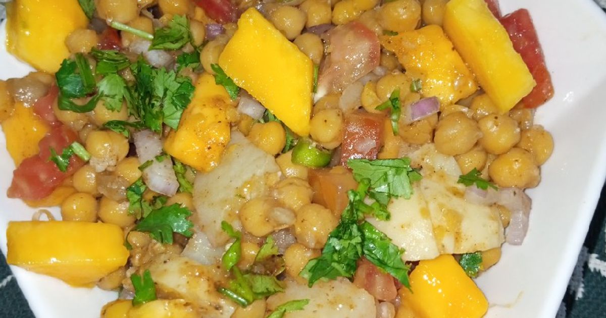 Spiced Chickpea Mango Chaat Recipe by Surhaan Tahir Wafai - Cookpad