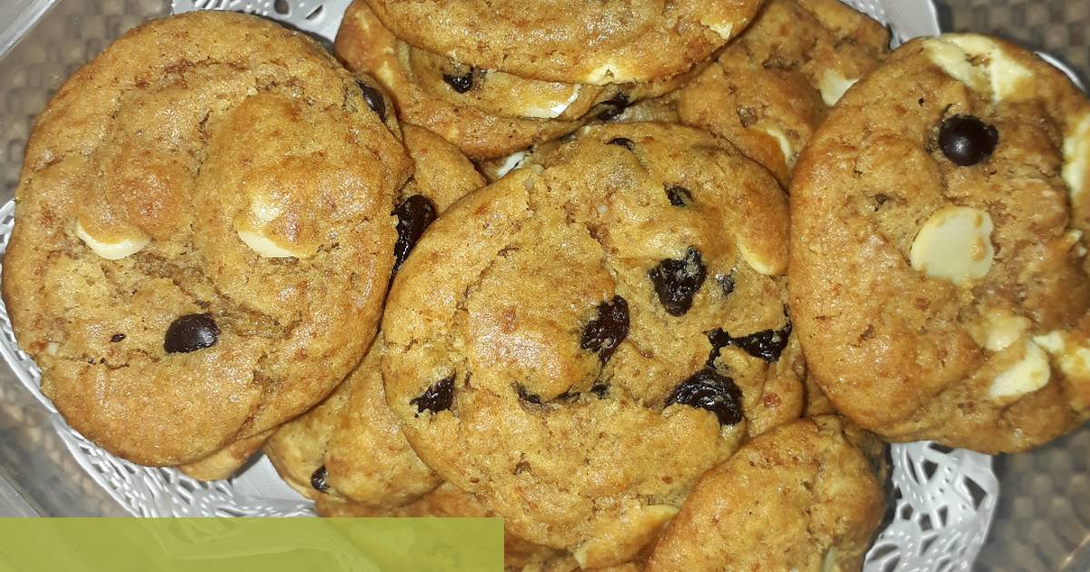 Resep Soft and Chewy Chocolate Chip Cookies oleh Galuh Ajeng - Cookpad