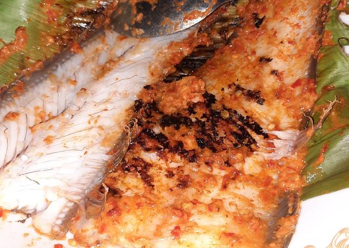 Resep Ikan Ilat/Lidah/Mata Miring Bakar Bumbu Pepes oleh Sevi - Cookpad