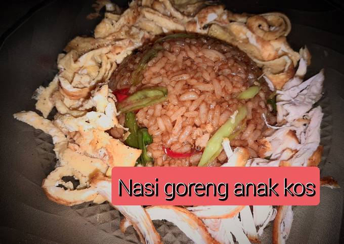 Resep Nasi goreng ala anak kos oleh nurul - Cookpad