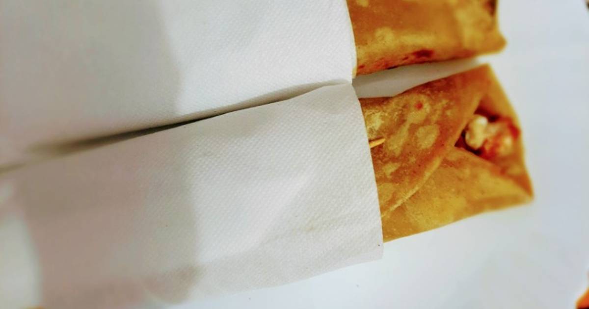 Chicken Roll Recipe by Uzma Syed - Cookpad