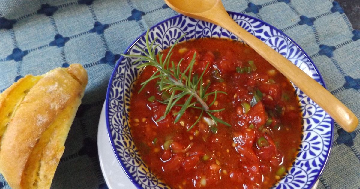 Salsa Cruda De Tomate, Cebolleta Y Romero Para Ensaladas (Casera ...