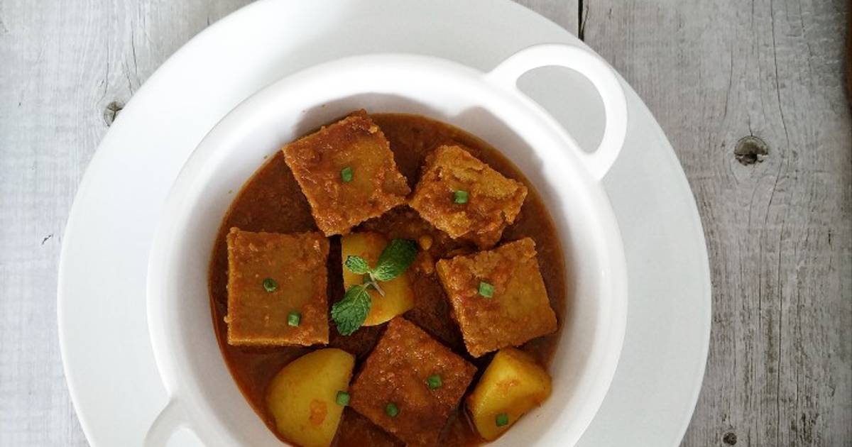 Chingri Dhoka Dalna (Prawn Dhoka Curry) Recipe by Suhita Rana Chowdhury ...