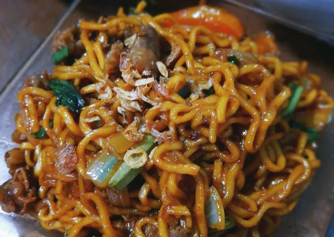 Resep Mie Goreng TekTek Sapi oleh Pawon Aruna - Cookpad