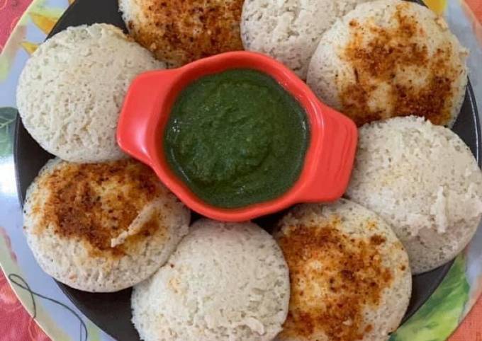 Red Rice Idli With Mint ChutneyLow in calories & help in weight lose ...