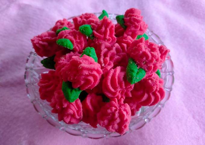 Resep Semprit Susu Red Velvet oleh Imas dhapin - Cookpad