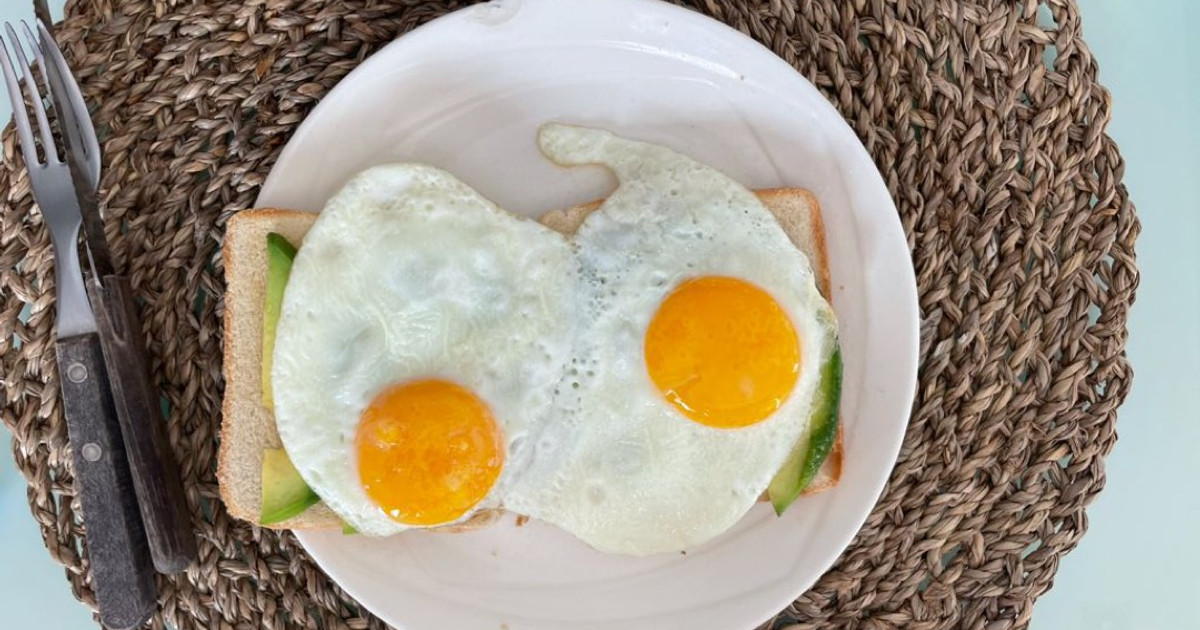 Avocado Toast Pan Tostado Con Aguacate Y Huevo Receta de Sommelier del ...