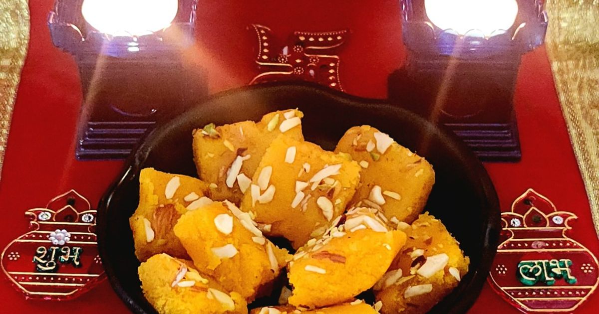 Kesari Coconut Burfi Kesari Koparapak Recipe by Manisha Sampat - Cookpad