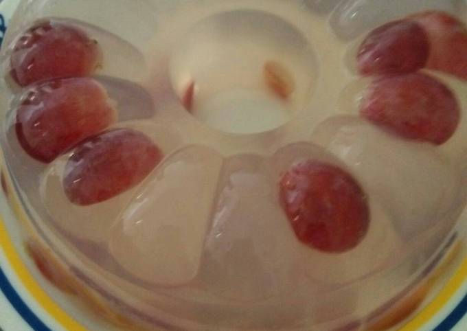 Resep Pudding anggur rasa leci oleh hamasahdoster - Cookpad