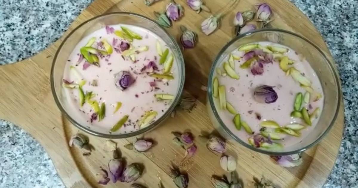 Rose Mahalabia (Arabian dessert) Milk pudding Recipe by Samra Suhail ...