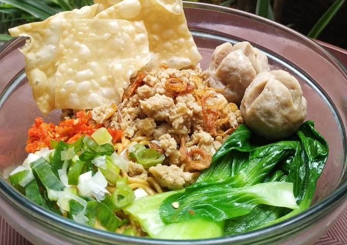 Resep Mi Yamin Ayam Cincang oleh dee - Cookpad