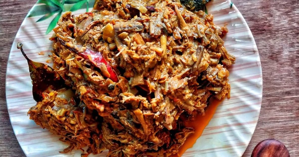 Mochar Ghonto (Bengali Style Banana Blossoms Curry) Recipe by Tina ...