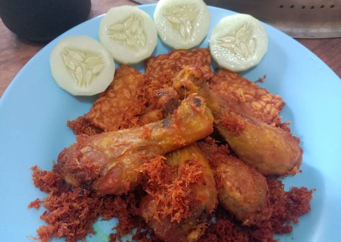 Resep Ayam goreng serundeng oleh Nova Lia - Cookpad