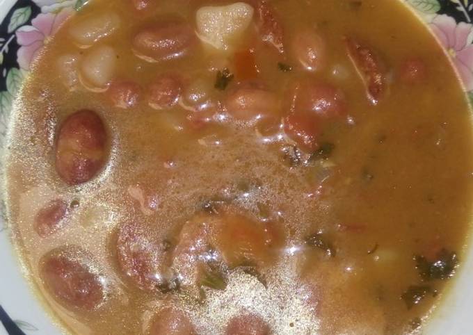 Frijoles con papa y chorizo Receta de vivi1502velas- Cookpad
