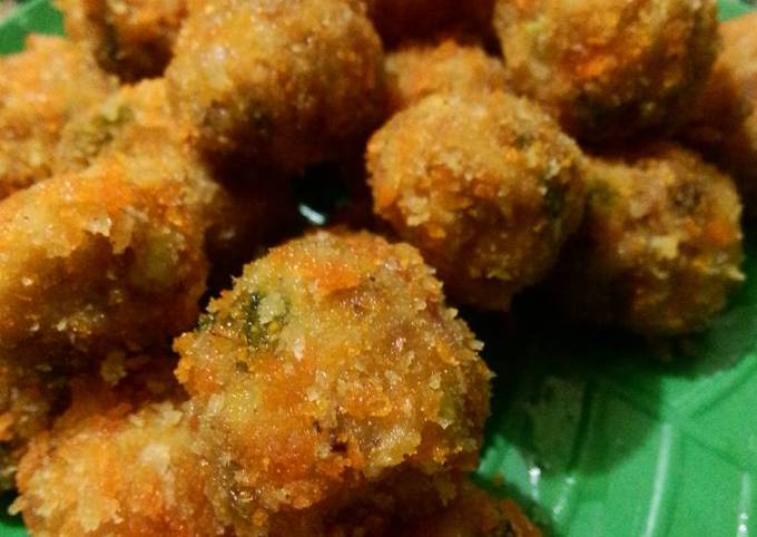 Resep Bola-bola nugget ayam oleh Salma Luthfiya Farros - Cookpad