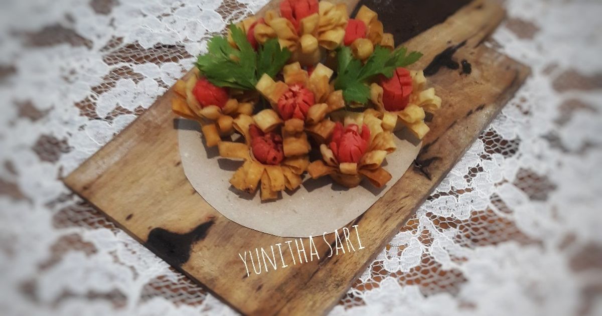 Resep Bunga Sosis Pangsit oleh Yunitha Sari - Cookpad