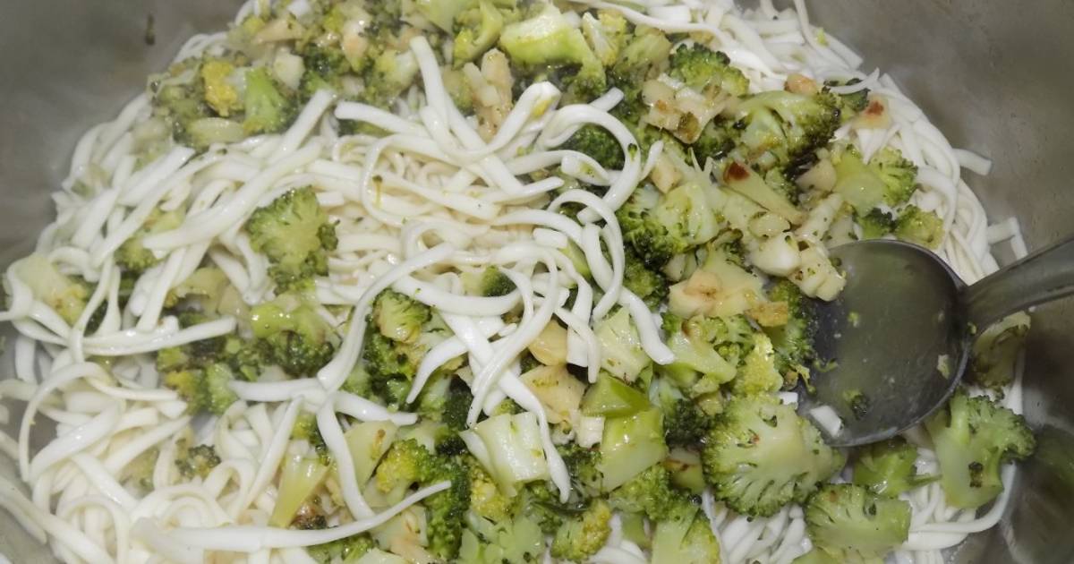 Fideos Nido con brócoli a los dos aceites Receta de La profe Luisa- Cookpad