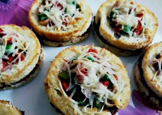 Cheese Discs Recipe by Shivani Singh - Cookpad