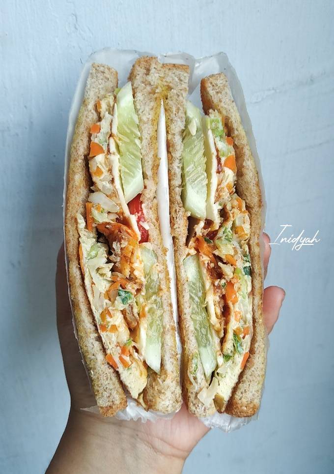 Resep Sandwich Roti Gandum Keju Omelette oleh Coco Dyre - Cookpad