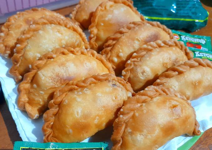 Resep Pastel isi sayur oleh Linda Wahyu Octavia - Cookpad