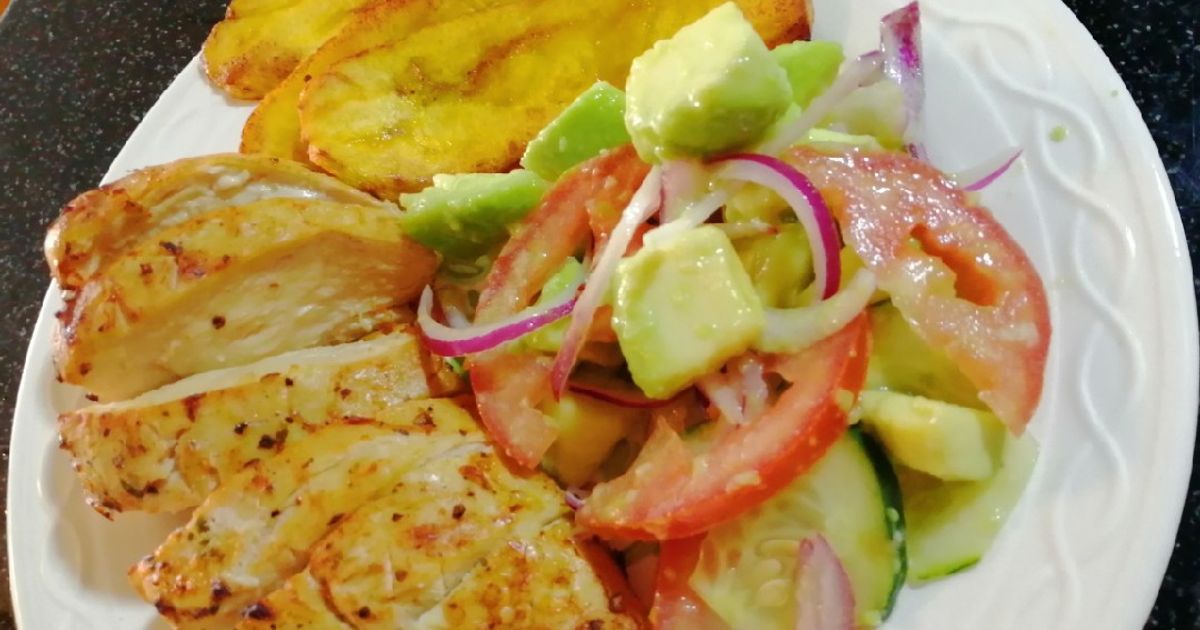 Pechuga De Pollo Con Ensalada Y Plátano Maduro 🍗🥗💖 Receta de WHITNEY ...