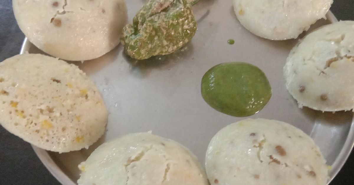 Sprouts Idli With Mint Chatny Recipe by Daxa Parmar - Cookpad