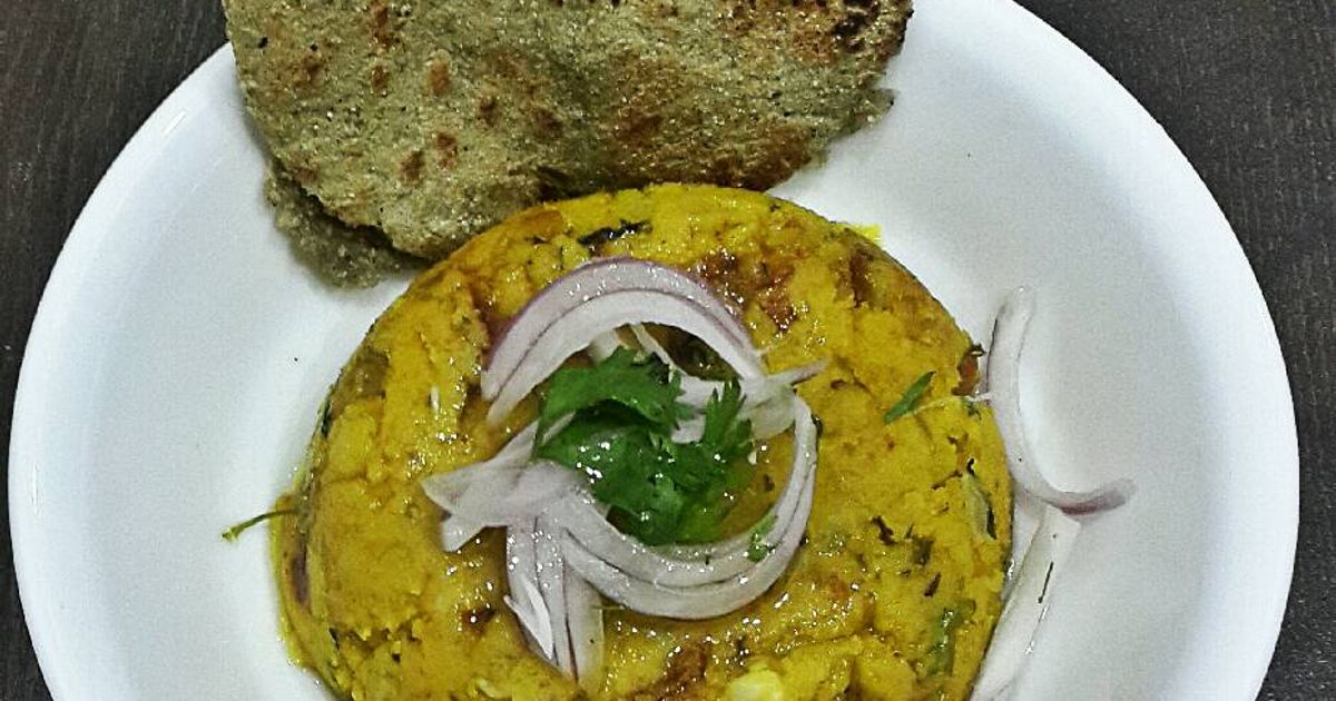 Zunka With Bhakri Recipe by P. Poonam - Cookpad