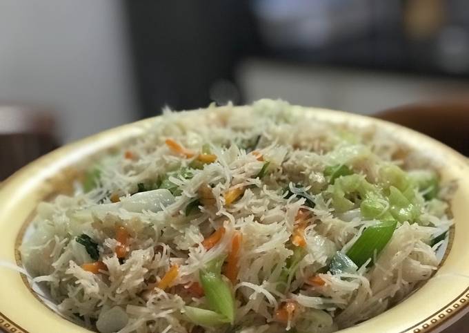 Resep Bihun Goreng Putih Gurih oleh Sasti Nugroho - Cookpad