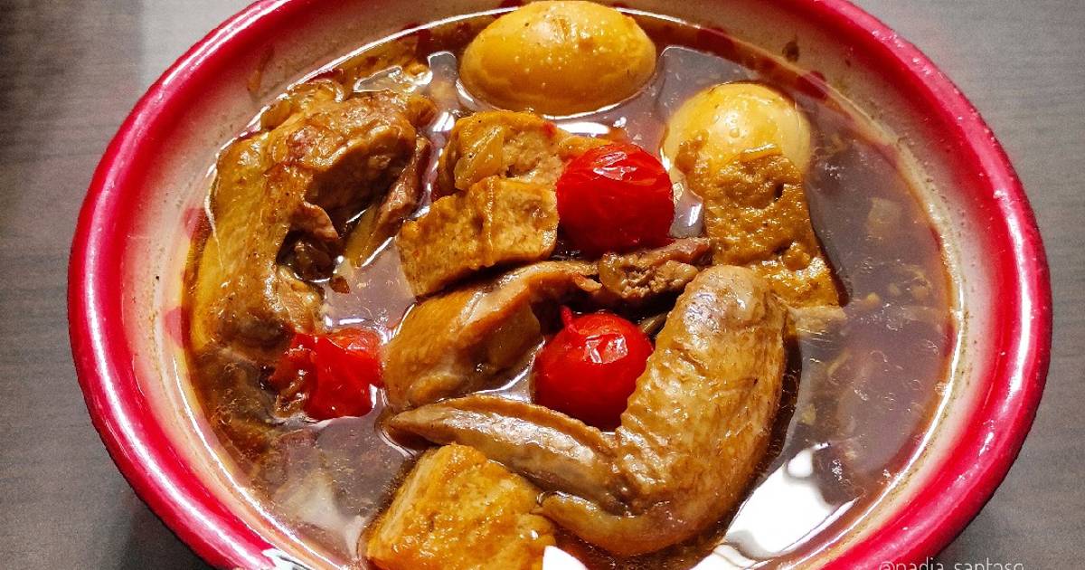 Resep Semur ayam bumbu simple oleh Nadia Santoso - Cookpad