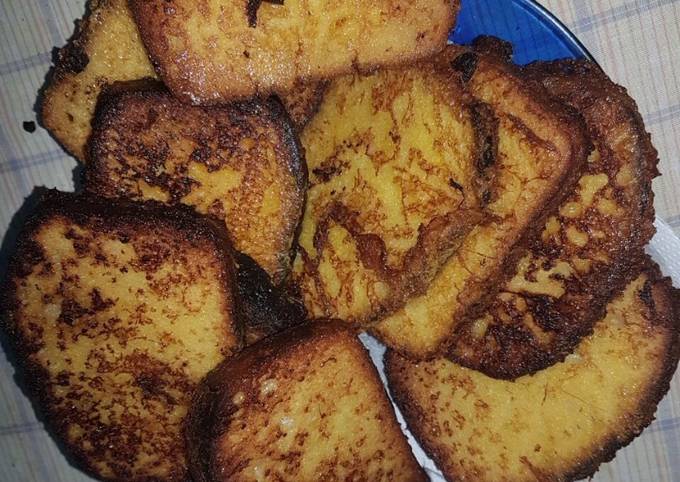 Rabanada simples (mas deliciosa) de pão caseiro Receita por Elaine ...