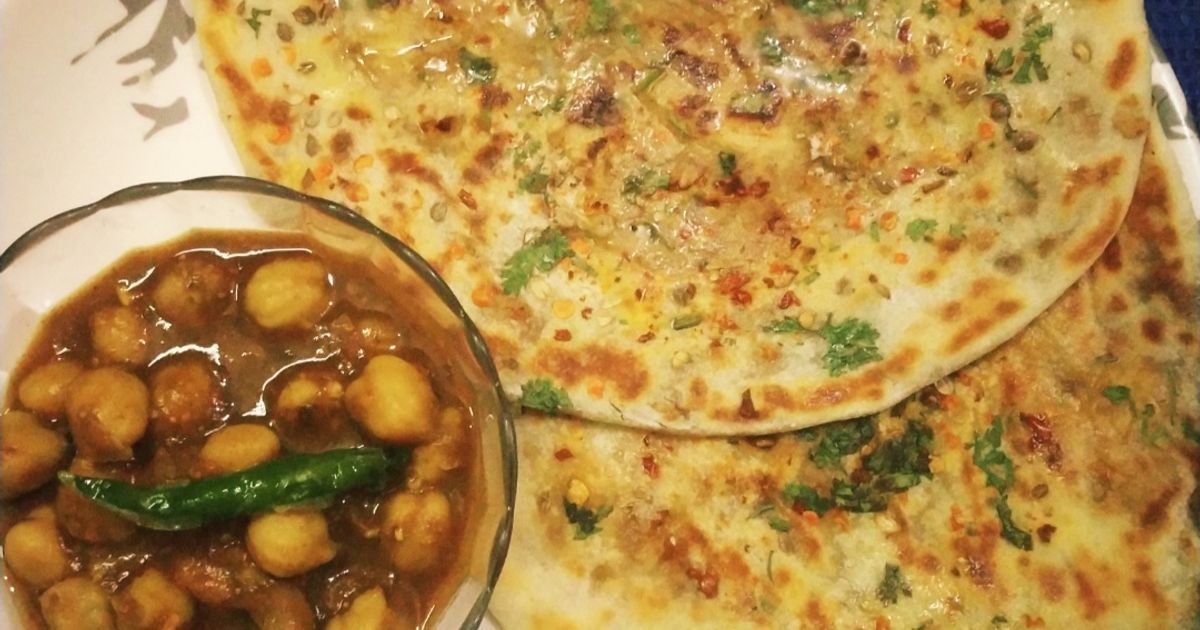 Amritsari Aloo Kulcha And Punjabi Chole Recipe by Asiyah Naveed Roghay ...