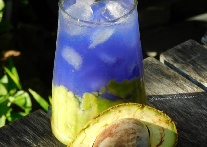 Resep Es Alpukat Bunga Telang oleh desmawati kuretangin - Cookpad