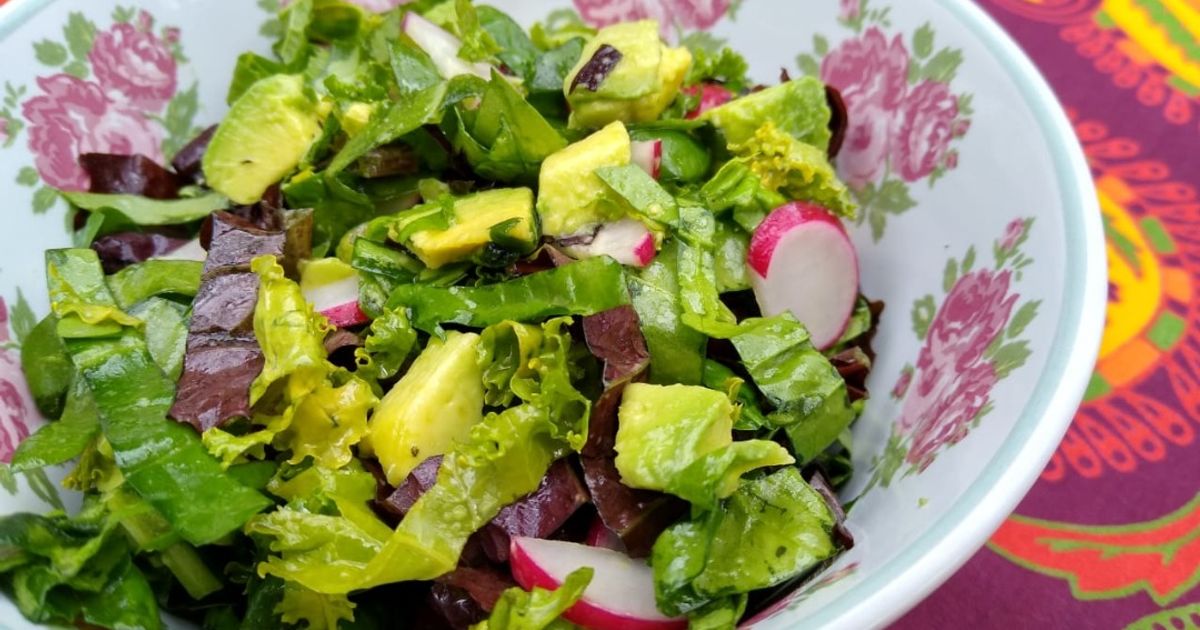 Ensalada Palta Hojas Rabanitos Receta de Julieta Luján- Cookpad