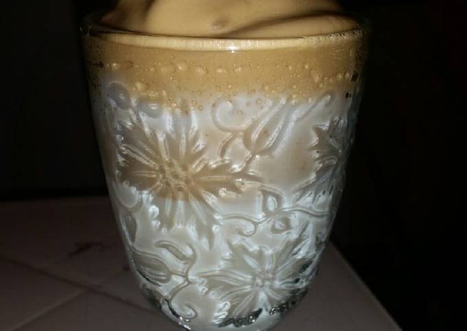 Café capuccino caliente Receta de Soto Yanetsita- Cookpad