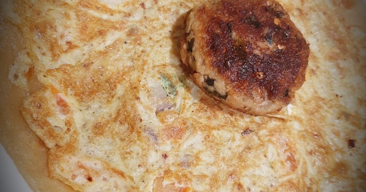 Fused Anda Paratha Recipe by Aamna Saad - Cookpad