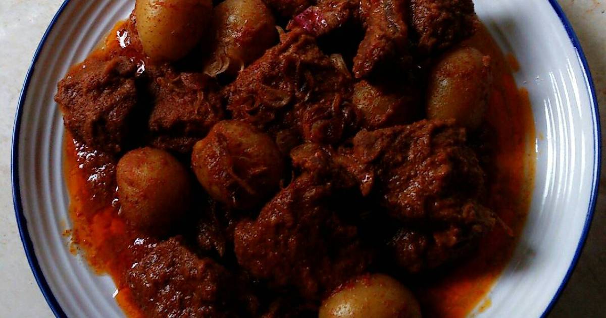 Resep Beef rendang with baby potato oleh Zhanas Syechboo - Cookpad