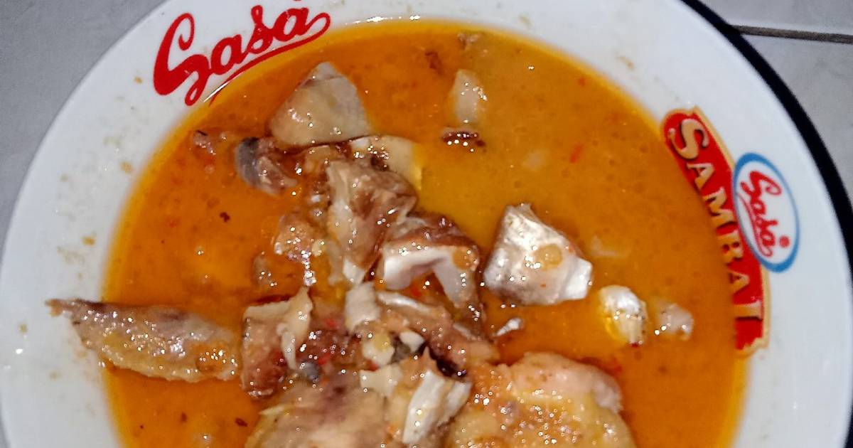 Resep Ikan asap mix ayam kuah merah santan oleh pipit - Cookpad