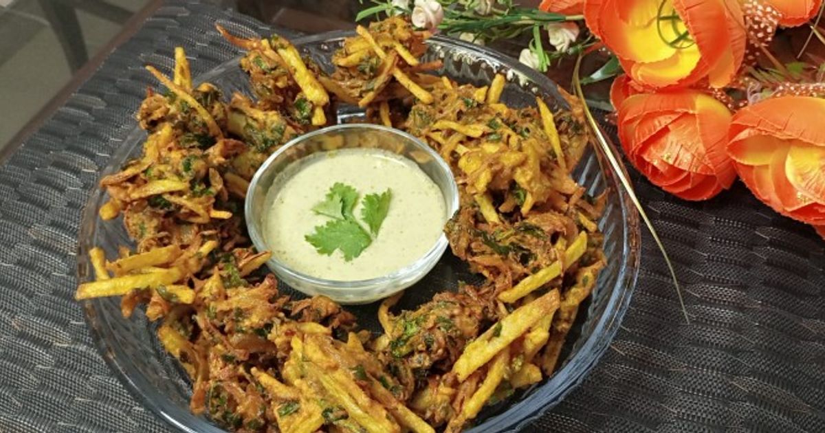 Aloo Ke Pakoray Recipe by Afshan Tabassum - Cookpad