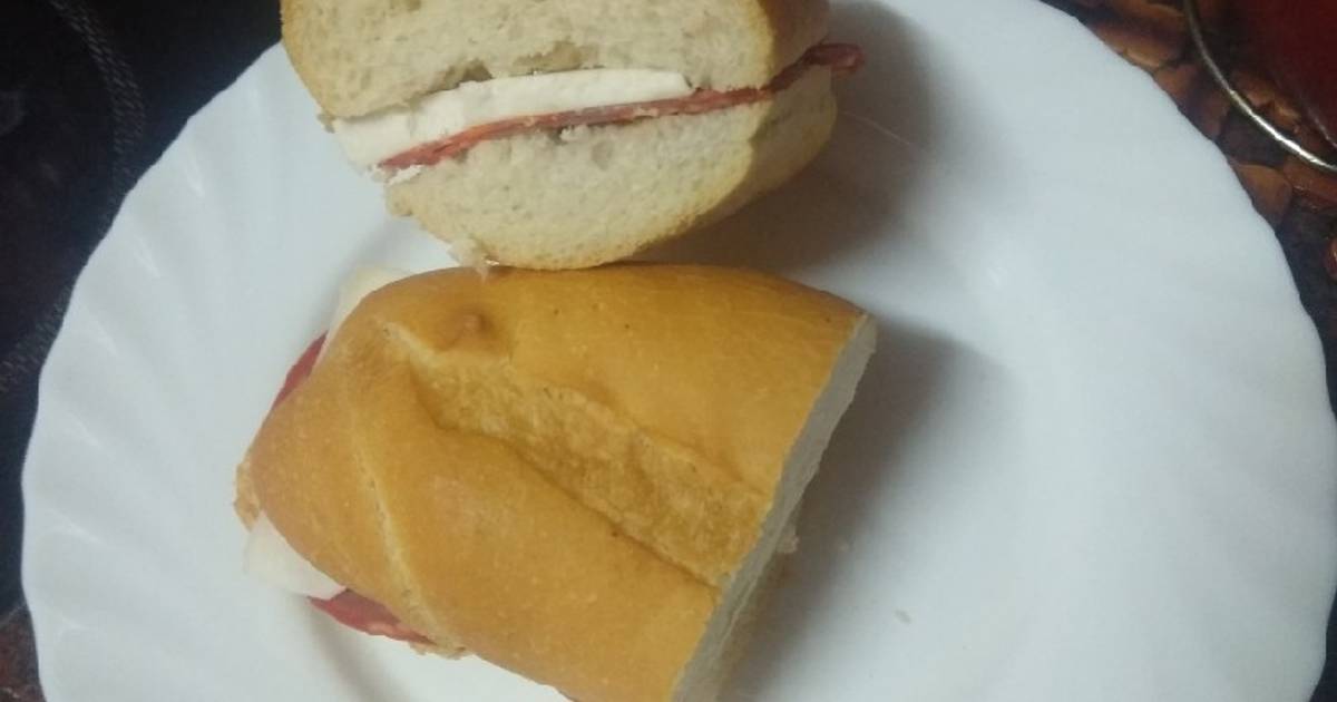 Bocadillo con chorizo Revilla y queso majorero Receta de Ariel ...