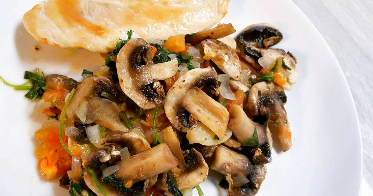 Pechugas De Pollo Con Hongos Receta de Cocina más Con SANDY- Cookpad
