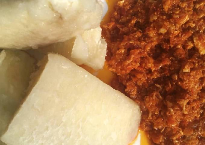 White yam and egg sauce Recipe by Hilary nehemiah - Cookpad