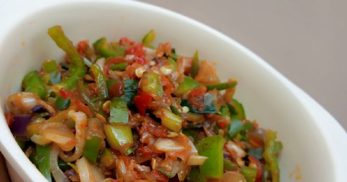 Green Capsicum Sauce Recipe by HALIMA MU'AZU aka Ummeetah - Cookpad