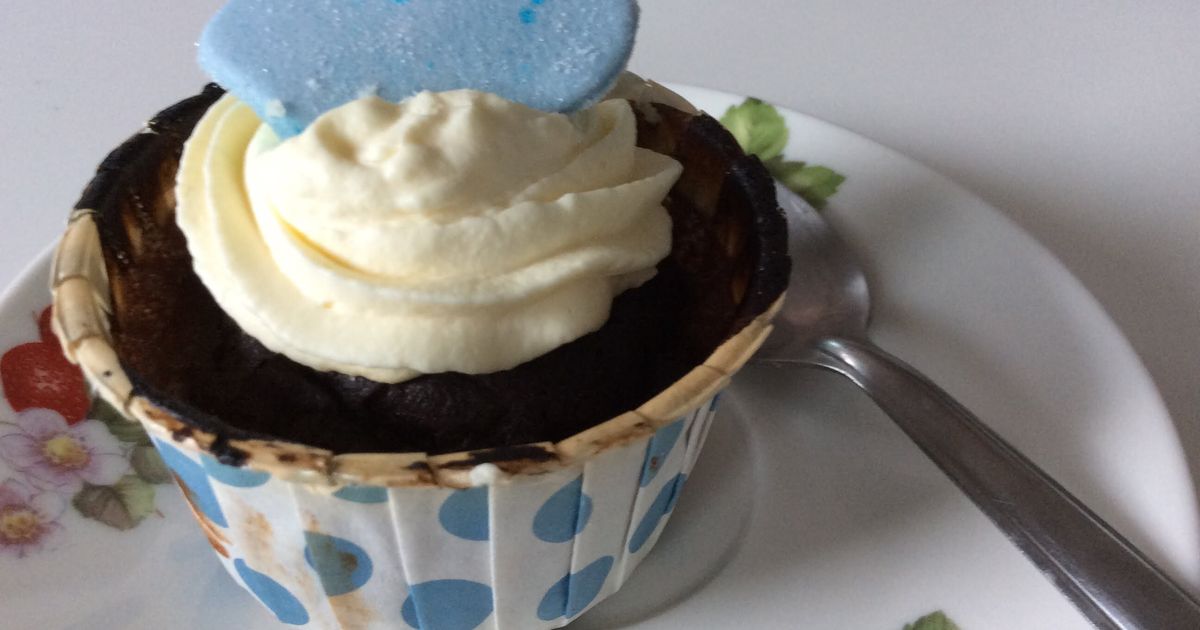 Chocolate Genoise Sponge Cupcakes With Whipped Cream And Blue Fondant ...