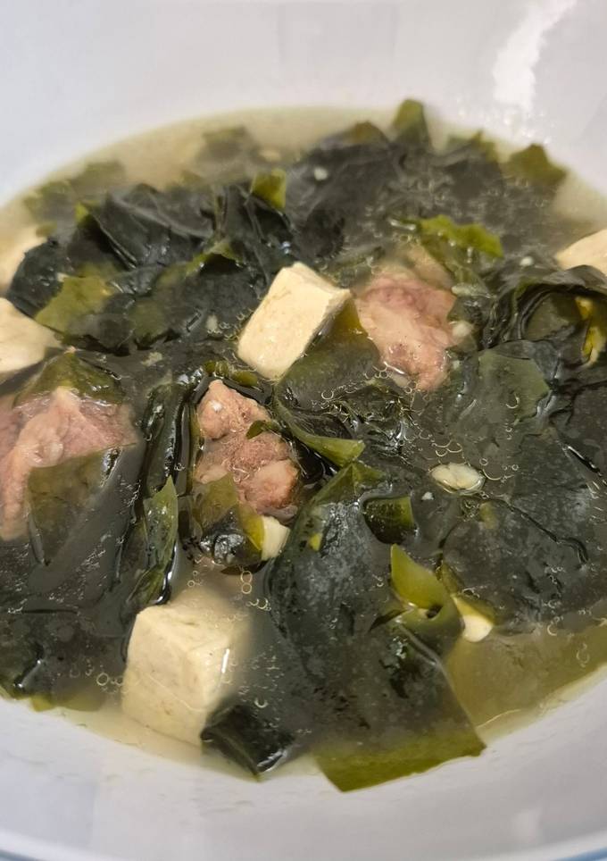 Resep Miyeok Guk (Sup Rumput Laut) ala2 Drakor 🤭 oleh Maria Steffani ...