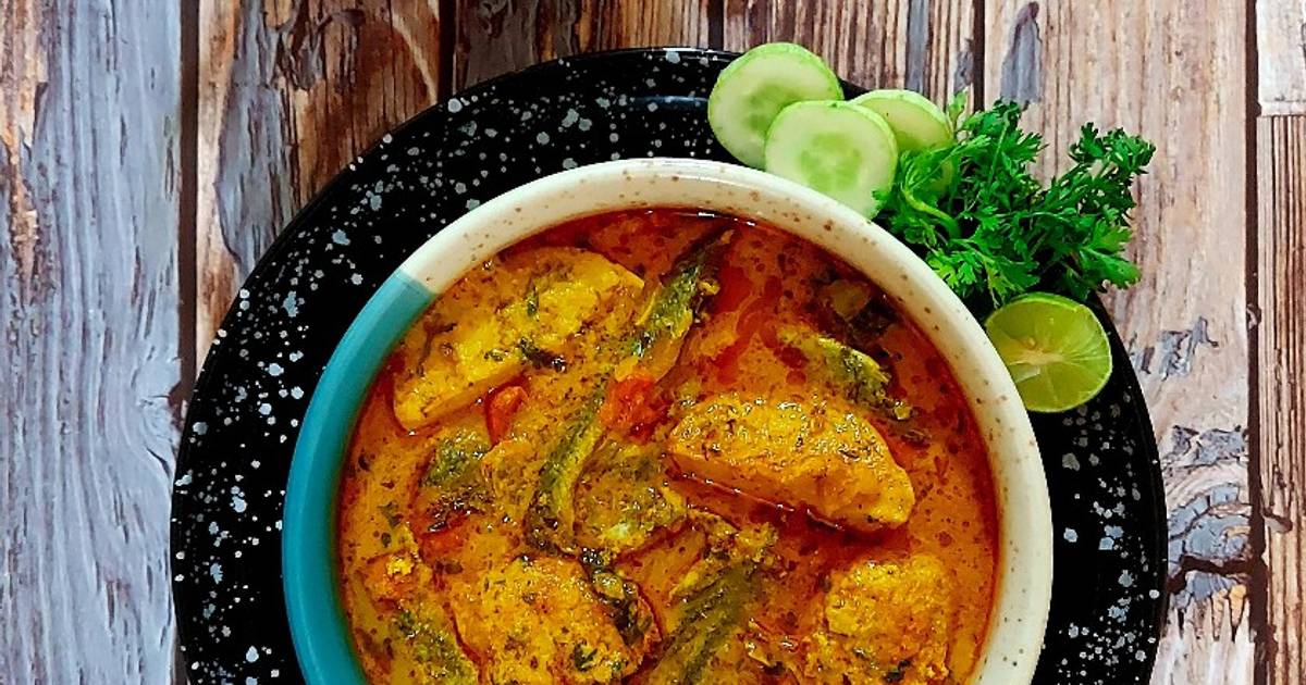 Tengra Macher Jhol (Bengali Tengra Fish Curry) Recipe by Sudeshna Rajib ...