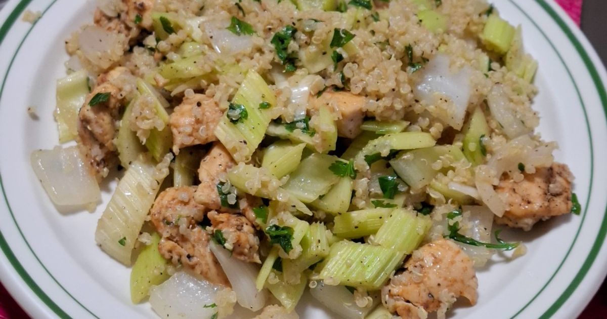 Pechuga De Pollo Con Apio Y Cebolla Receta de LuzMa SG- Cookpad