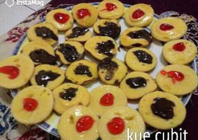 Resep Kue cubit simpel oleh nadya andriani - Cookpad